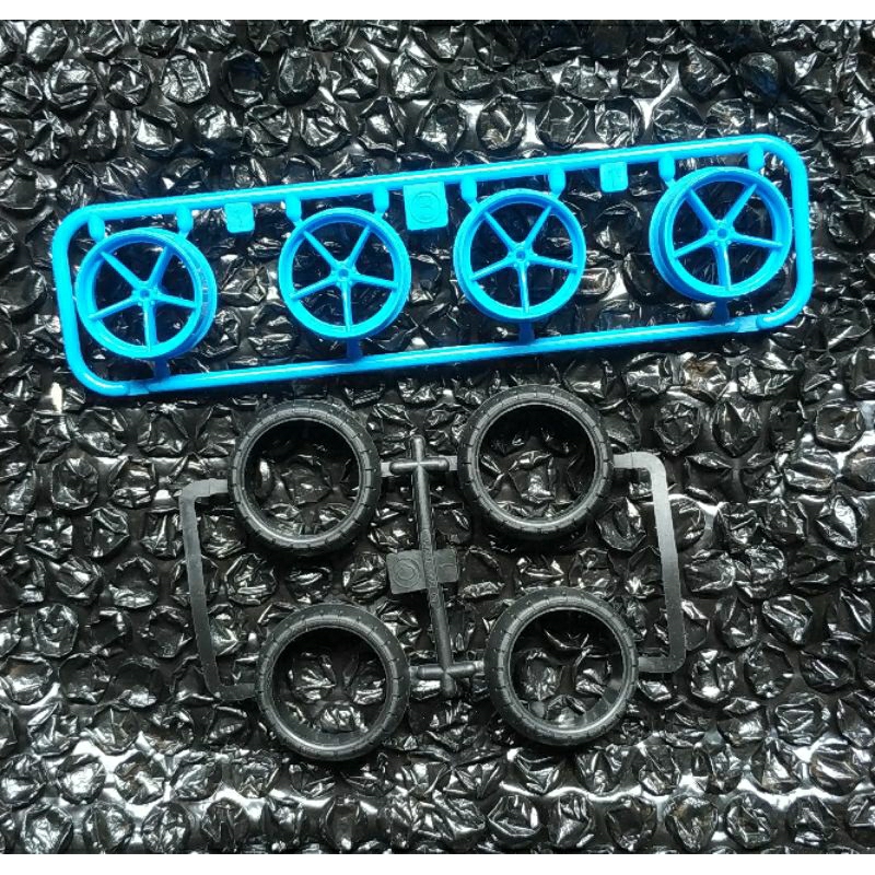 Jual Velg Tamiya Large 5 Spoke Biru dan Ban - Original Loose Kit ...