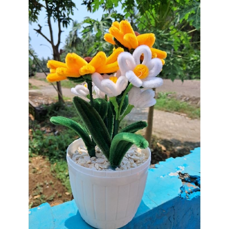 Jual PO!! Bunga Matahari Pot Mini dari Kawat Bulu atau Pipe Cleaner ...