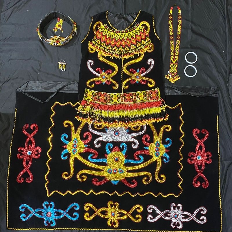 Jual amzborneo.craft - BAJU ADAT DAYAK KALIMANTAN/BAJU ADAT CEWE/BAJU ...