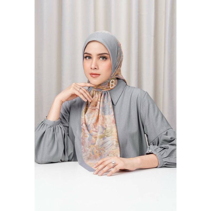 Jual BUTTON SCARVES - The Yucca Square (Feathers) | Shopee Indonesia