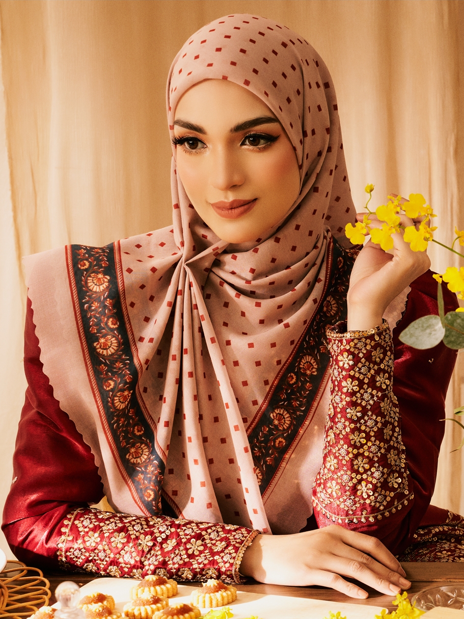 Jual Grosir Hijab Malaysia Segi Empat Voal Motif Raya | Shopee Indonesia