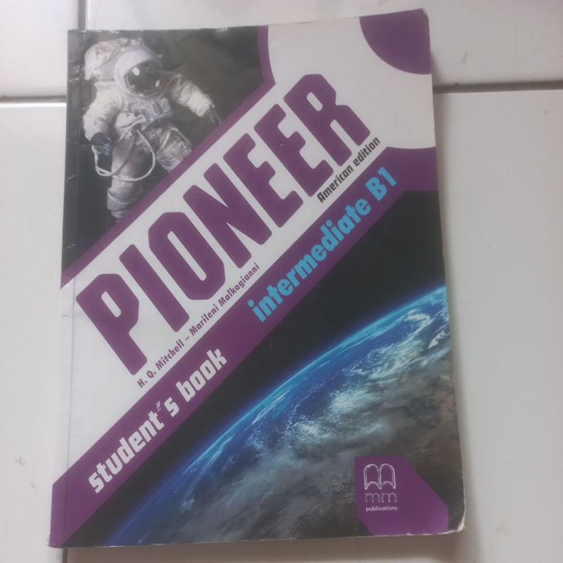 Jual PIONEER AMERICAN EDITION STUDENT BOOK INTERMEDIATE B1 | Shopee Indonesia