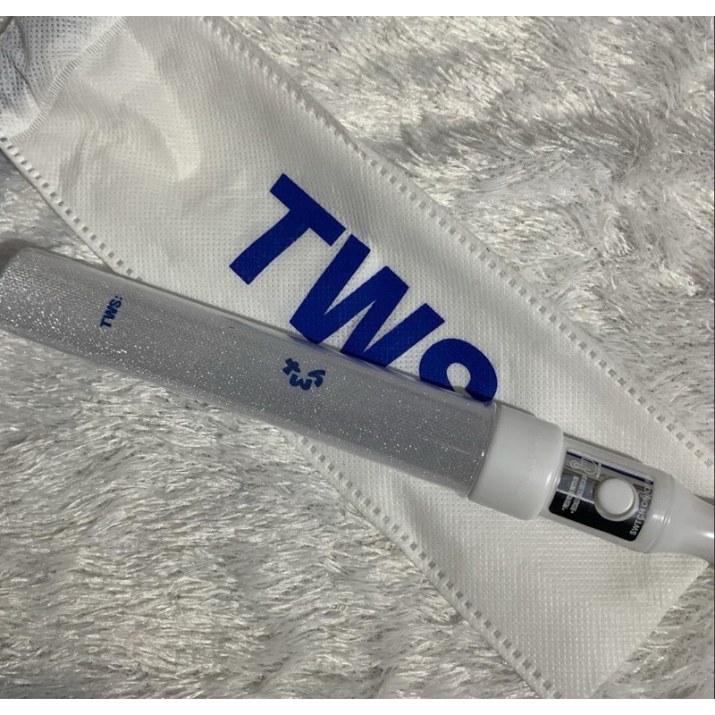 Jual TWS LIGHTSTICK DEBUT VER (preloved) | Shopee Indonesia