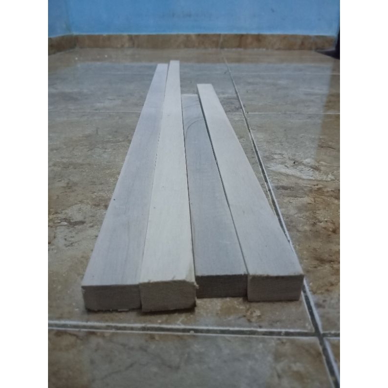 Jual Kayu Reng 2x3 Panjang 1 Meter Sortiran Isi 10 Batang Alat Untuk ...