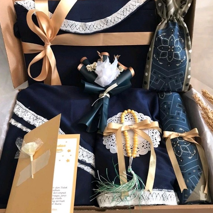 Jual Good Quality Paket Hampers Set Alat Solat Lengkap Kado Ulang Tahun ...