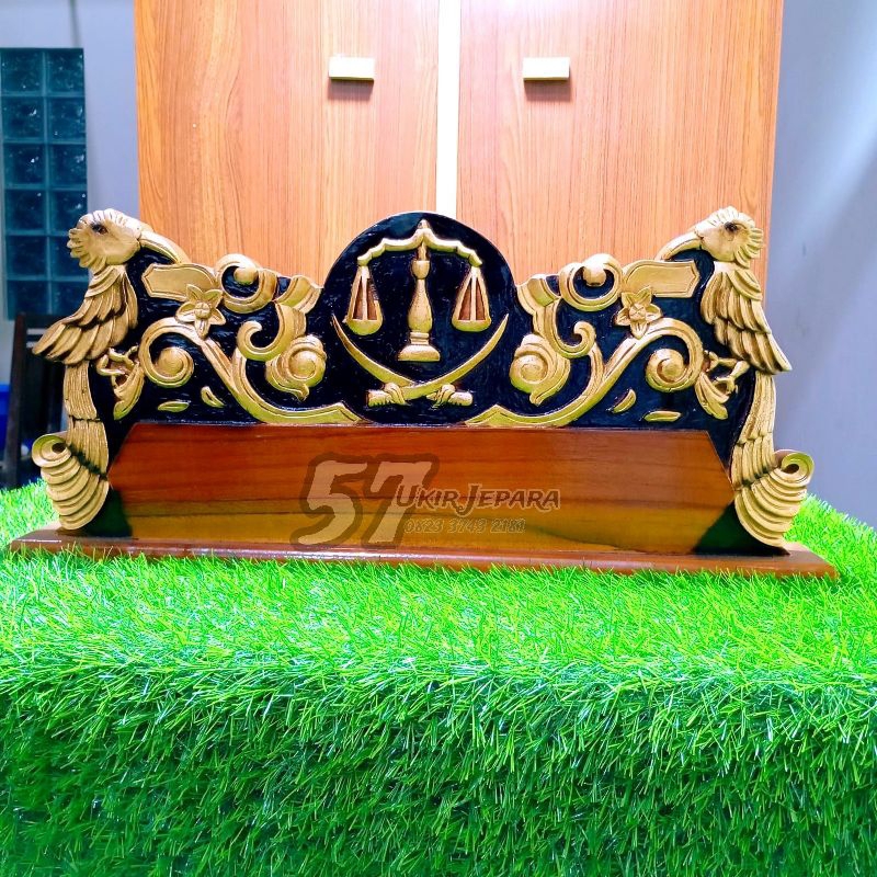 Jual Papan Nama Ukir Kayu Jati - Papan Nama Meja Kantor/ Pengadilan ...