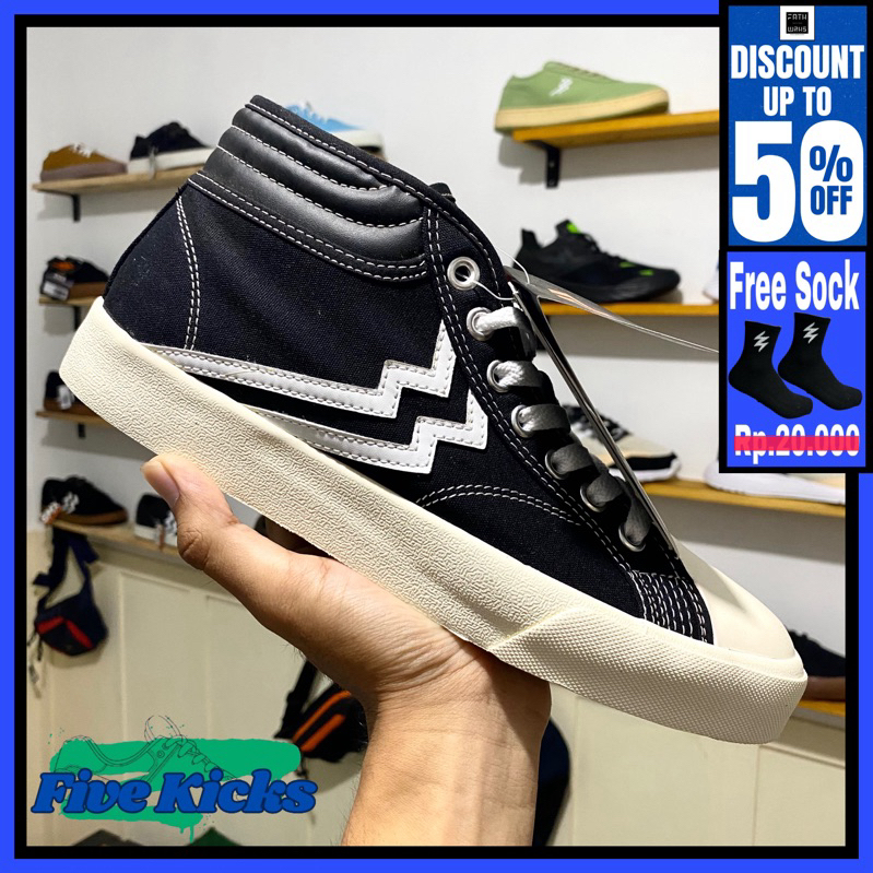 Jual Sepatu Geoff Max Original - Maverick Mid Black White | Sepatu ...