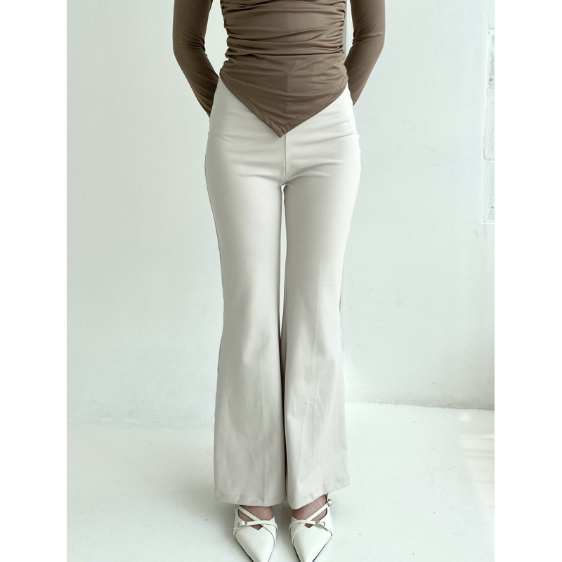 Jual RAYOOCA Callie Pants - Cutbray Pants | Woman Cutbray Pants ...