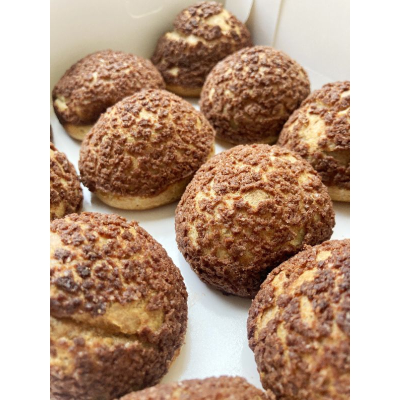 Jual Kue Sus Soes Crunchy / choux au craqualine | Shopee Indonesia