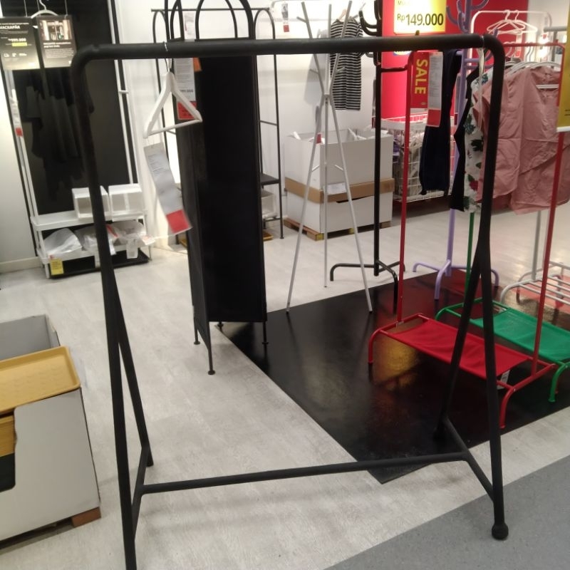 Jual IKEA TURBO rak pakaian baju tiang hitam gawang beroda 117x59cm ...