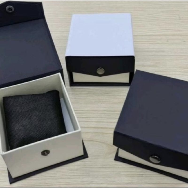 Jual Box Jam Tangan Model Kancing Sudah Dilengkapi Busa | Shopee Indonesia