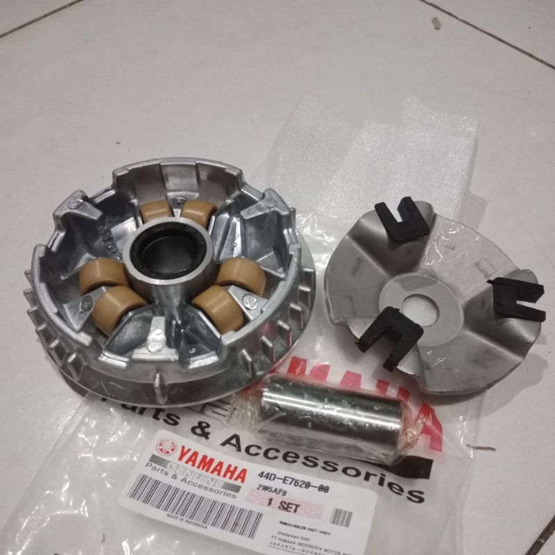 Jual KDM _ RUMAH ROLLER ASSY FULL SET XEON RC XEON GT 125 44D | Shopee ...