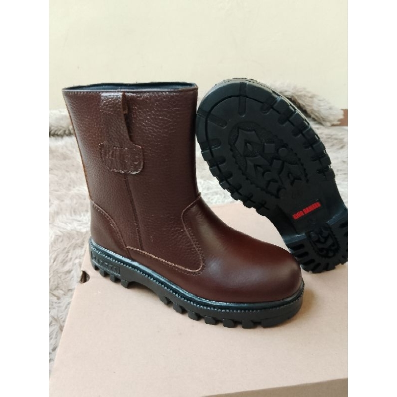 Jual sepatu safety boots pria bahan kulit sapi asli ujung besi sol ...