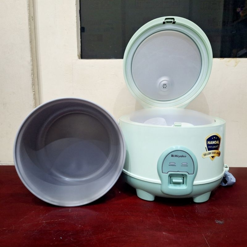 Jual Magic Com Miyako MCM 586 SBC 1.8 Liter | Shopee Indonesia