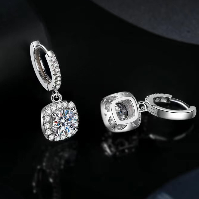 Jual Anting Titanium Anti Karat Wanita Square Model Anting Berlian ...