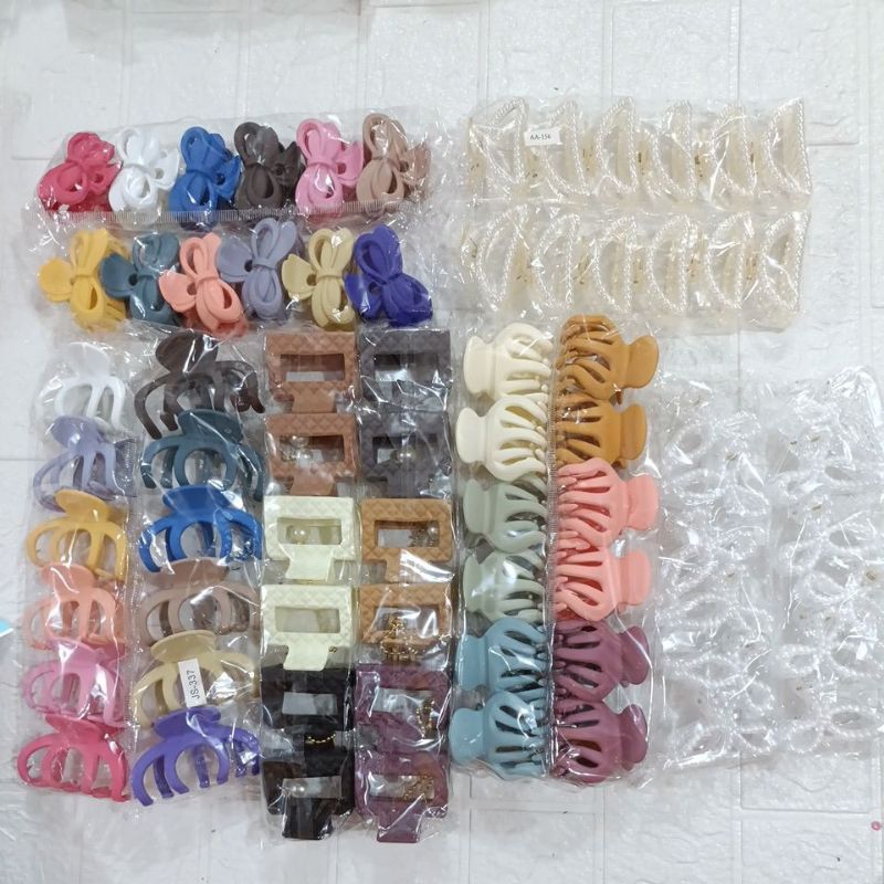 Jual Jepit rambut/jepitan salon rambut ukuran sedang dan besar variasi ...