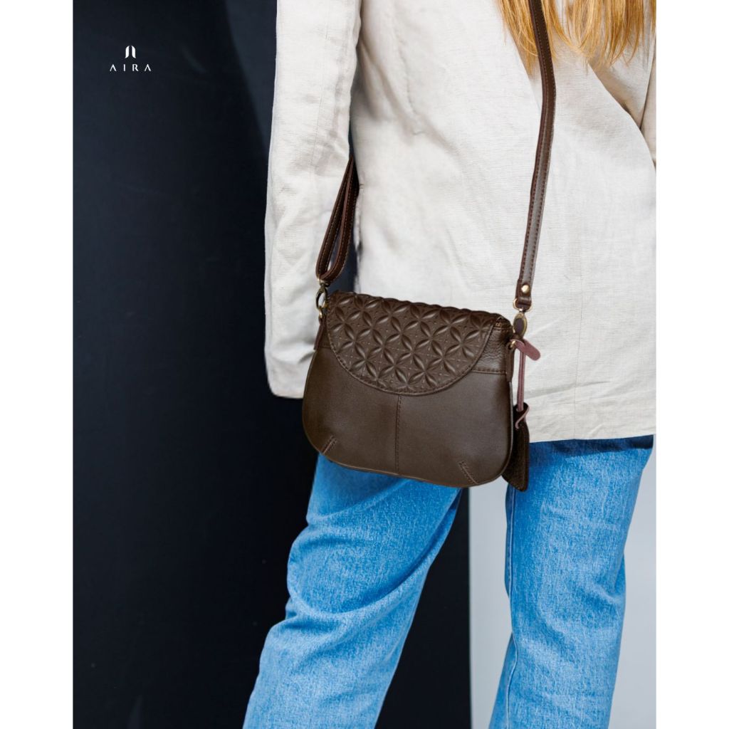 Jual Tas Kulit Asli Wanita Sling Yola Tas Selempang Lucu Kekinian ...