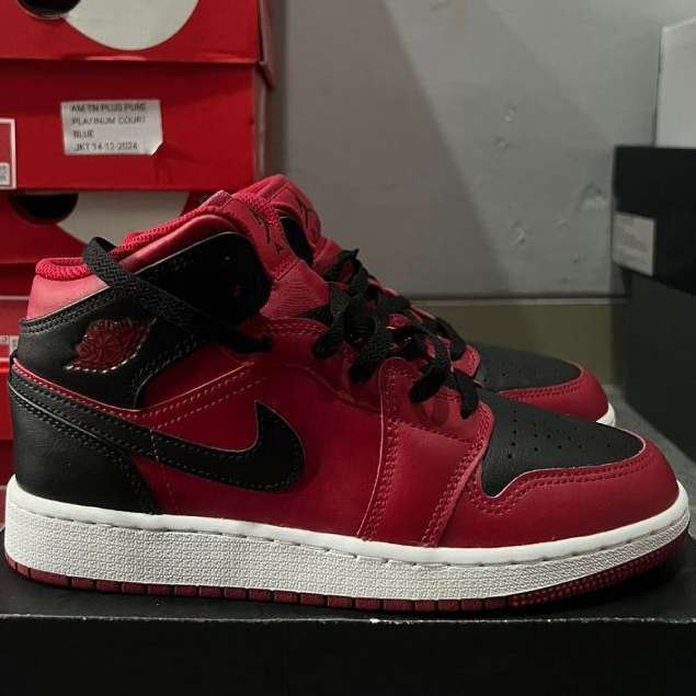 Jual AIR JORDAN 1 MID REVERSE BRED | Shopee Indonesia