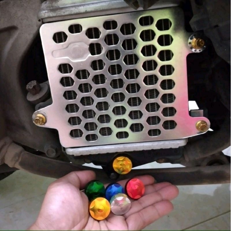 Jual Baut Pembuangan Air Radiator CNC Vario Old/New PCX - Tutup Tap Air ...