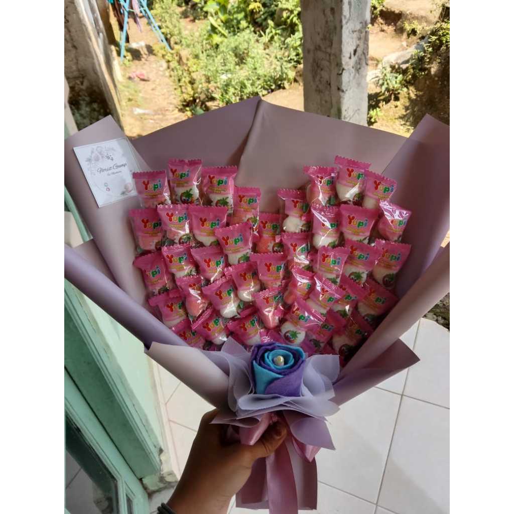 Jual Bucket permen yupi/kiss love (wajib co dus) | Shopee Indonesia
