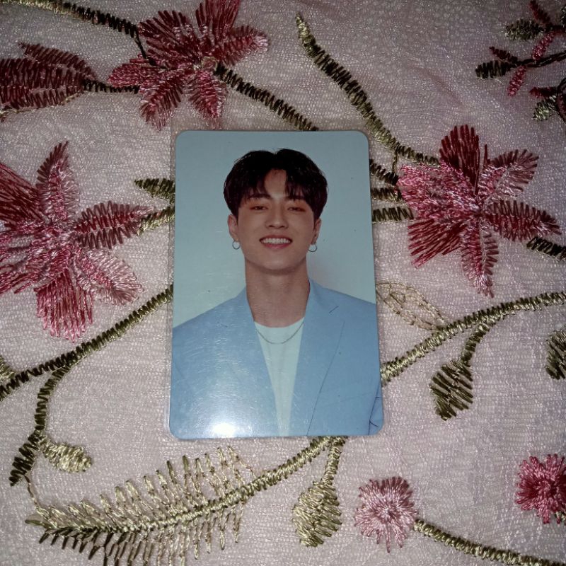 Jual [TREASURE] PHOTOCARD HARUTO JASBIR JAS BIRU OFFICIAL | Shopee Indonesia