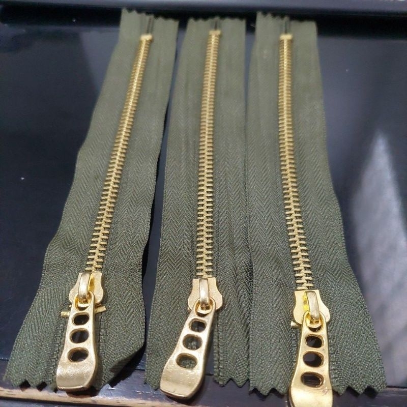 Jual Resleting gigi besi no 5 ukuran 4 inci dan 6 inci warna hijau army ...