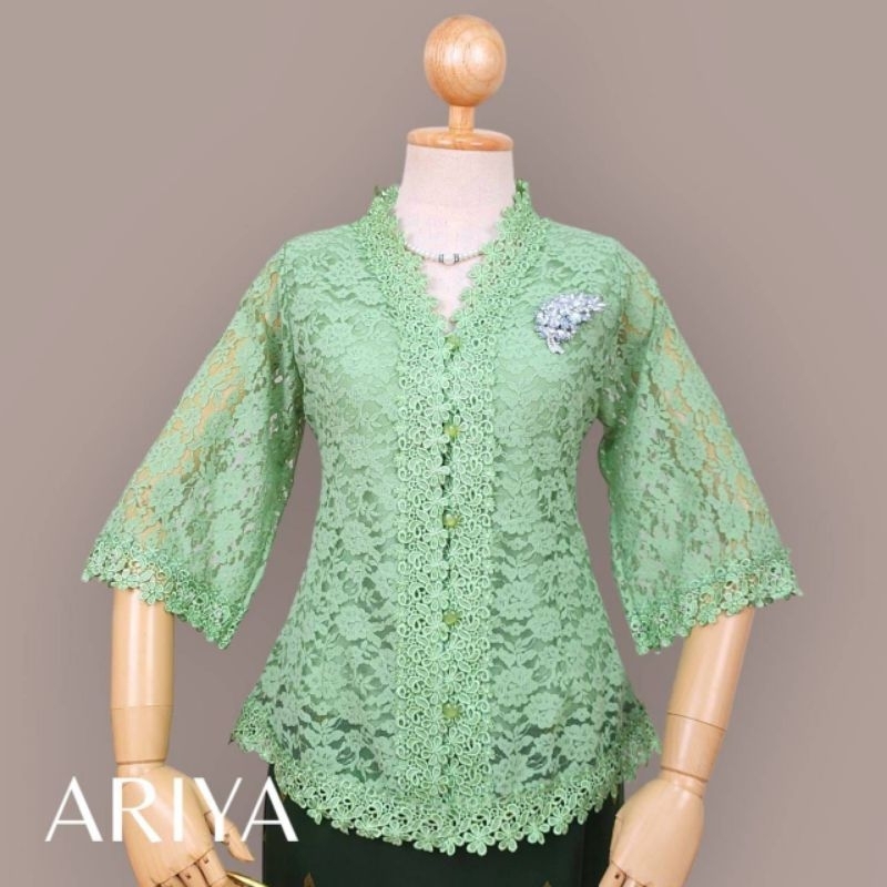 Jual Ready!!! ARIYA VASUTORN BLUS BROKAT BANGKOK KANCING DEPAN | Shopee ...