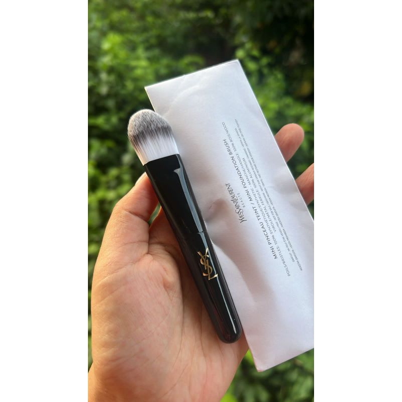 Jual YSL Mini Foundation Brush | Shopee Indonesia