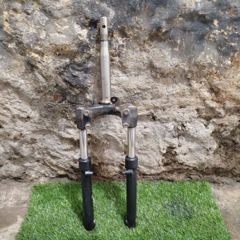 Jual Shockbreaker Depan Set Segitiga Honda CS1 Ori copotan | Shopee Indonesia