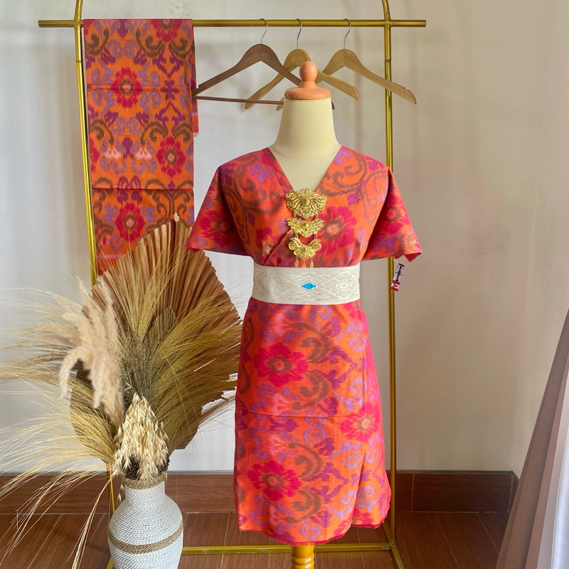 Jual KAIN TENUN ENDEK KHAS BALI MOTIF PATRA ORANGE PEACH GRINGSING ...