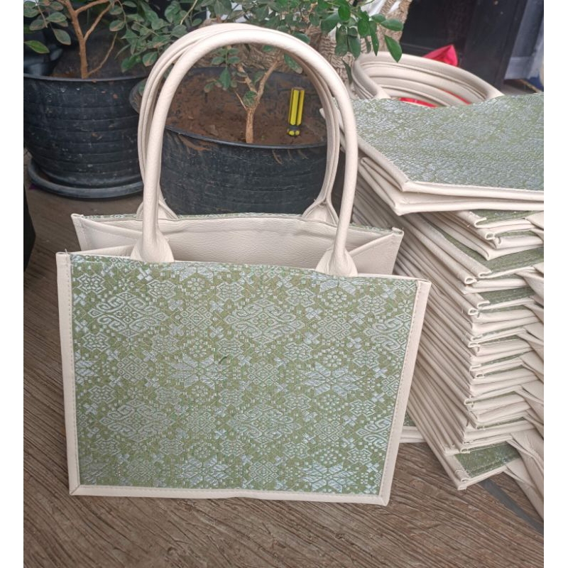Jual Tas Wanita Etnik FULL KAIN songket (25x15x20) Tas Hampers Souvenir ...