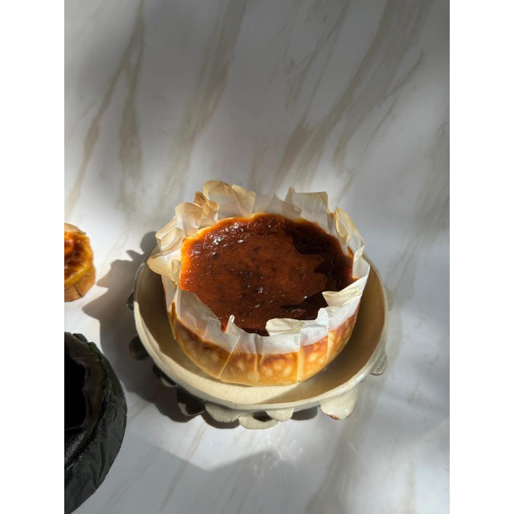 Jual Original Basque Burnt Cheesecake Bogor 15 cm (Ready to Order ...