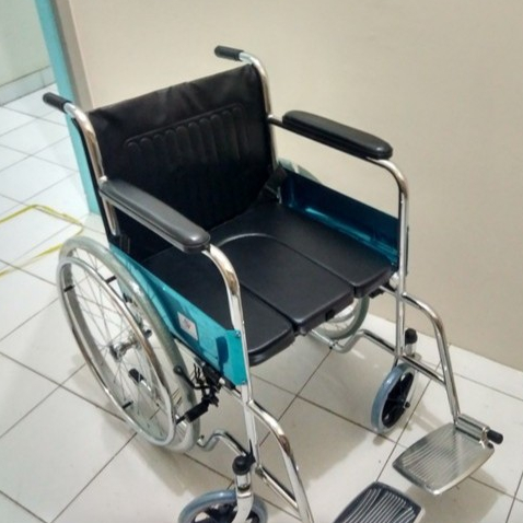 Jual Kursi Roda 2 in 1 Sellaco / Kursi Roda 2 in 1 Praktis BAB (Buang ...