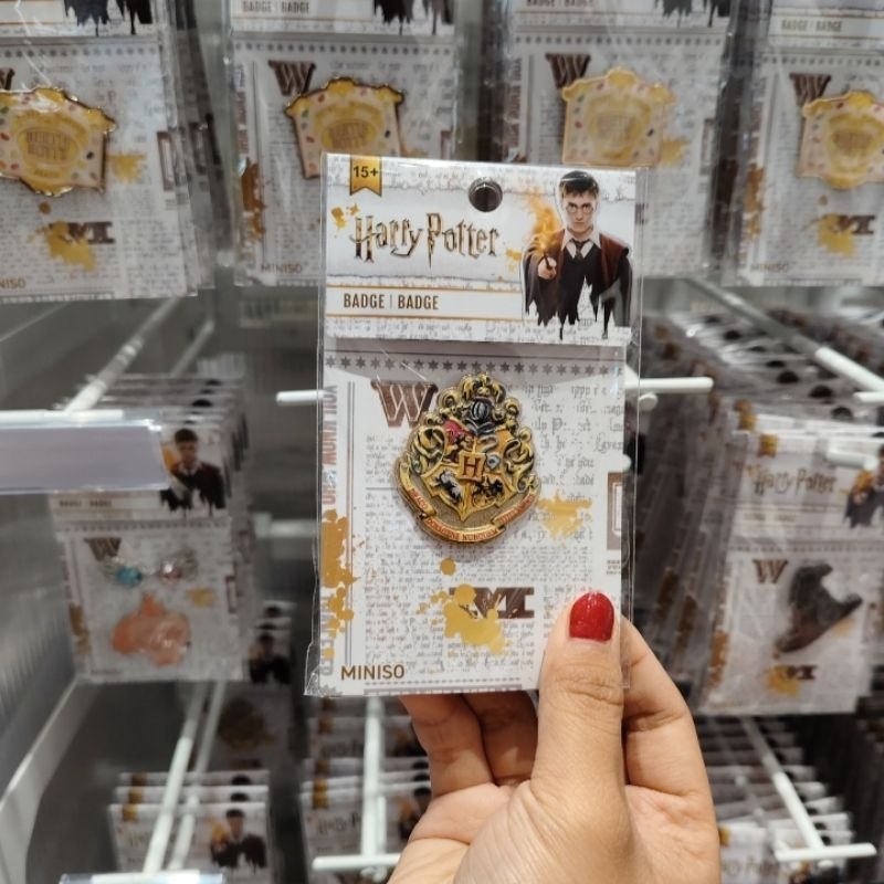 Jual Harry Potter x Miniso Badge/ Bros/ Pin Enamel Hogwarts | Shopee ...