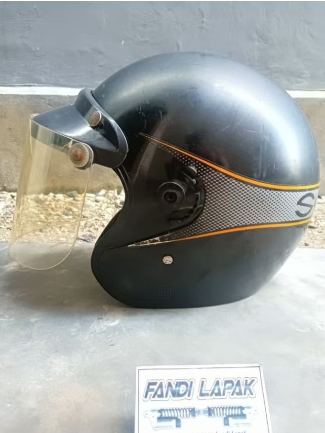 Jual helm Honda Scoopy pilot SNI original warna hitam Bogo kaca datar ...