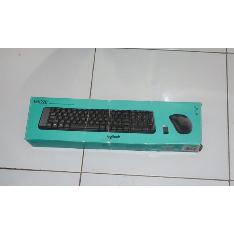 Jual Logitech MK220 Keyboard dan Mouse Wireless | Shopee Indonesia