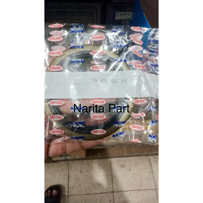 Jual Oil Seal roda Depan Toyota Dyna Rino Hino Dutro 125HT 130HT NOK ...