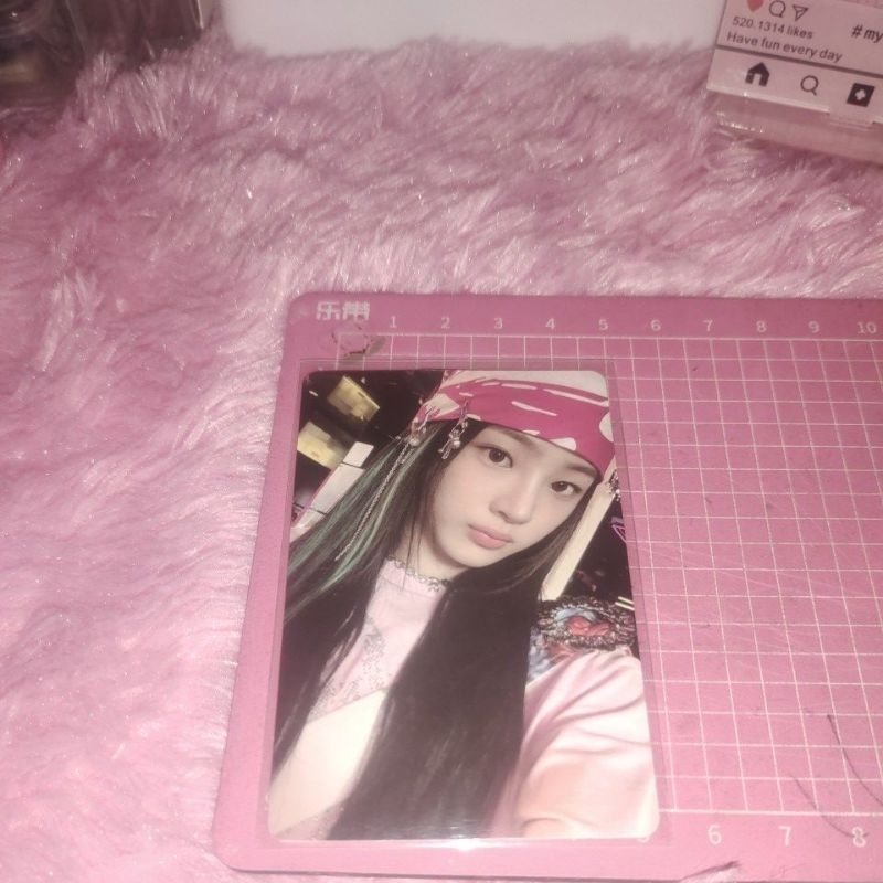 Jual PC official minji kupluk merah (baca deks) | Shopee Indonesia