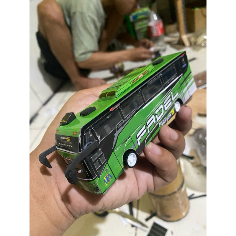 Jual Miniatur Bis Fadel Maudi Jetbus 5 ukuran mini | Shopee Indonesia