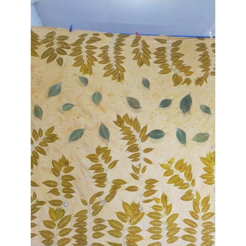 Jual kain linen ecoprint batik warna alam motif cetak daun asli ...