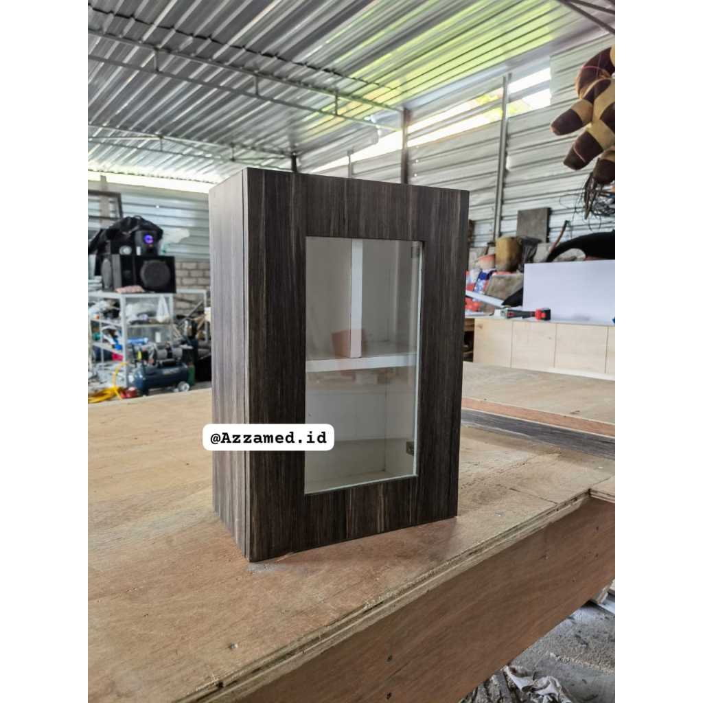 Jual Kotak P3K Lemari Obat Obatan Box P3K Dinding Medicine Box Premium ...