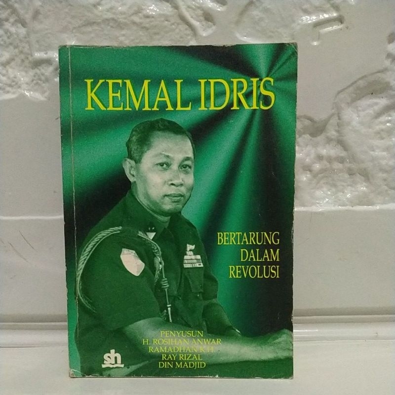 Jual BUKU ORIGINAL KEMAL IDRIS BERTARUNG DALAM REVOLUSI | Shopee Indonesia
