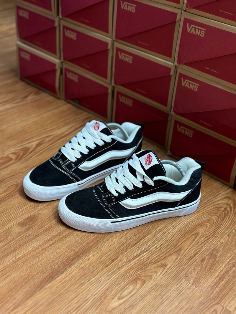 Jual V*ANS KNU SKOOL B/W | Shopee Indonesia