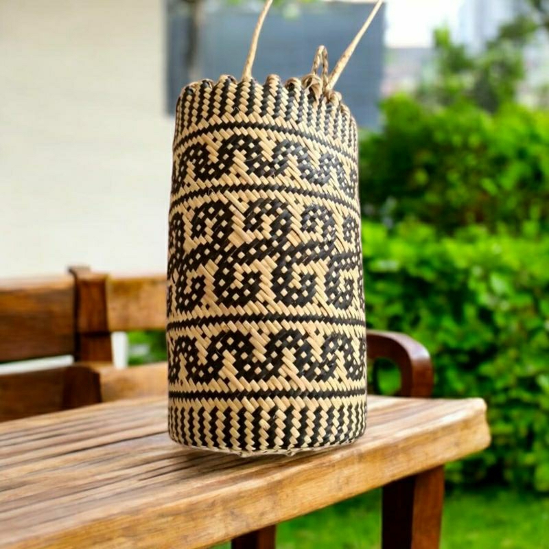 Jual Tas Rotan Slempang Anjat Dayak Tas Anyaman Kalimantan Tutup Kain ...