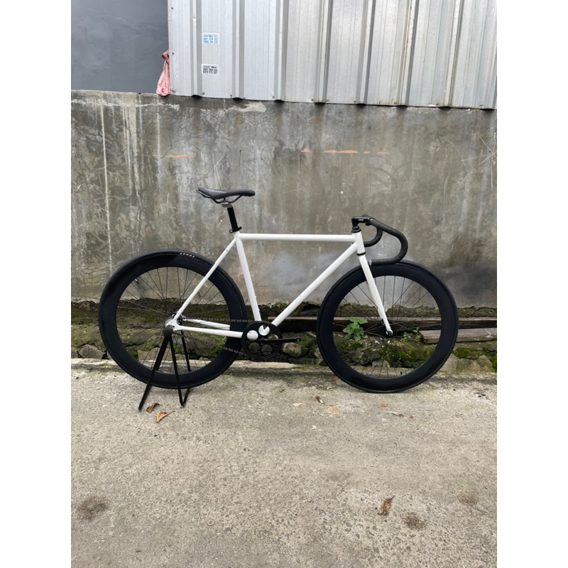 Jual Fullbike sepeda fixie classic lokal 700c size 50 doltrap / Torpedo white | Shopee Indonesia