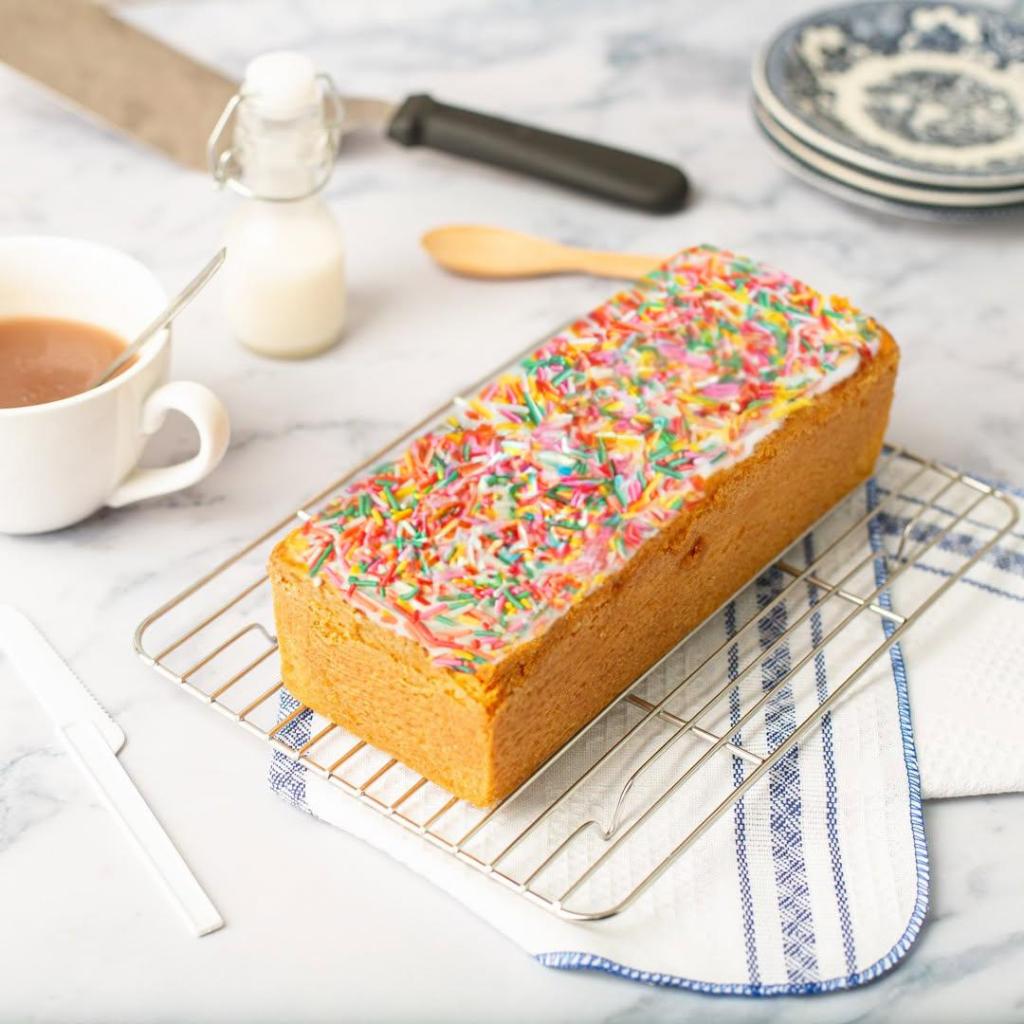 Jual Bolu Jadul Sultan Meses Rainbow Bulan Cake by Bulan's Kitchen ...