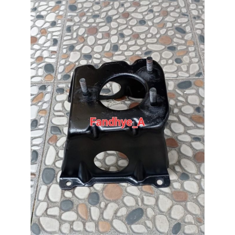 Jual Dudukan Ban Stip Ban Serep Suzuki ESCUDO Original | Shopee Indonesia