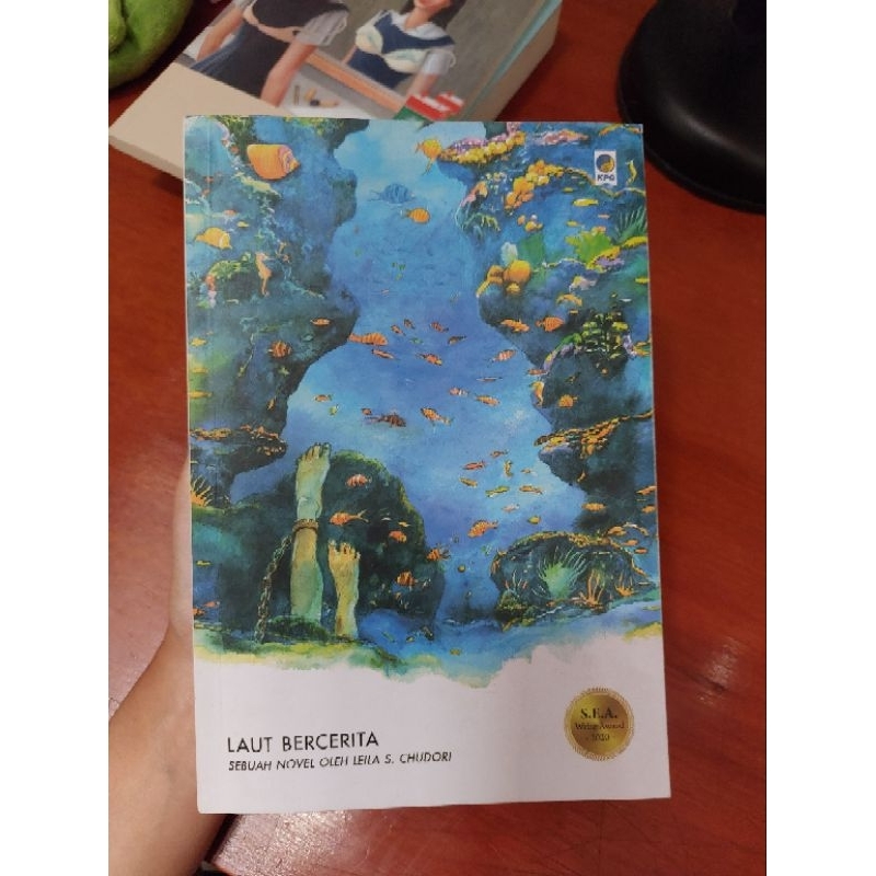 Jual preloved novel Laut Bercerita karya Leila S. Chudori | Shopee Indonesia
