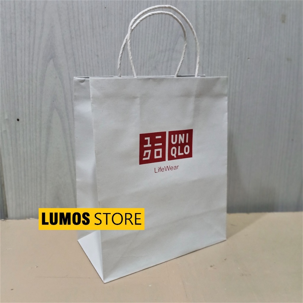 Jual Paper bag Uniqlo putih 20 x 25 x 10 small | Shopee Indonesia