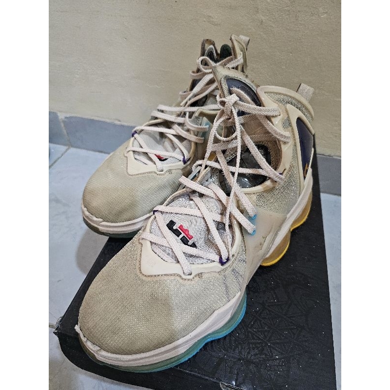 Jual SEPATU BASKET NIKE LEBRON XIX Preloved original good cond | Shopee ...